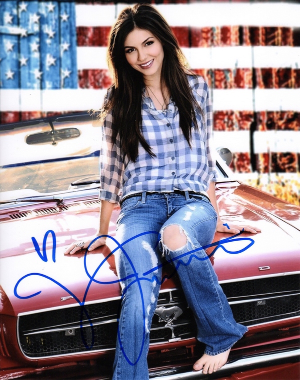Actress Victoria Justice Signed 8x10 Photo - Memorabilia For Less