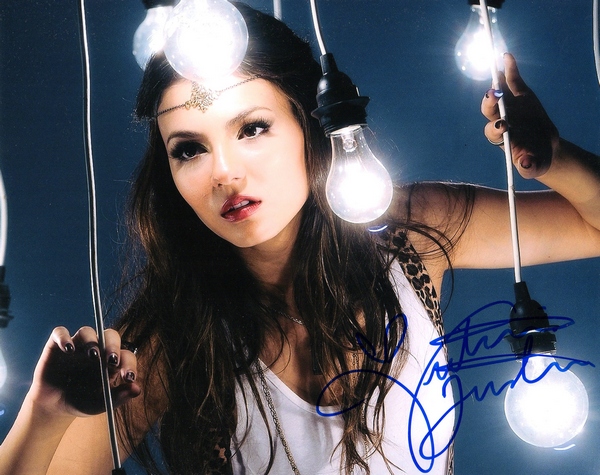 Victoria Justice Signed 8x10 Photo Victorious - Memorabilia For Less