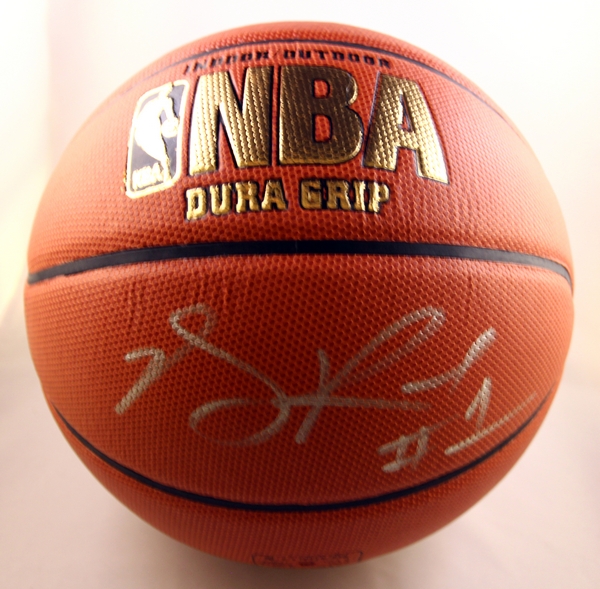 Chicago Bulls Derrick Rose Signed Basketball - Memorabilia For Less