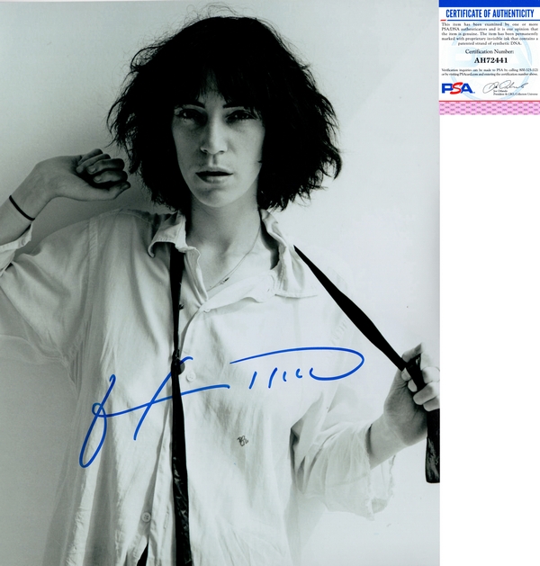 Singer Patti Smith Signed 11x14 Photo PSA/DNA - Memorabilia For Less