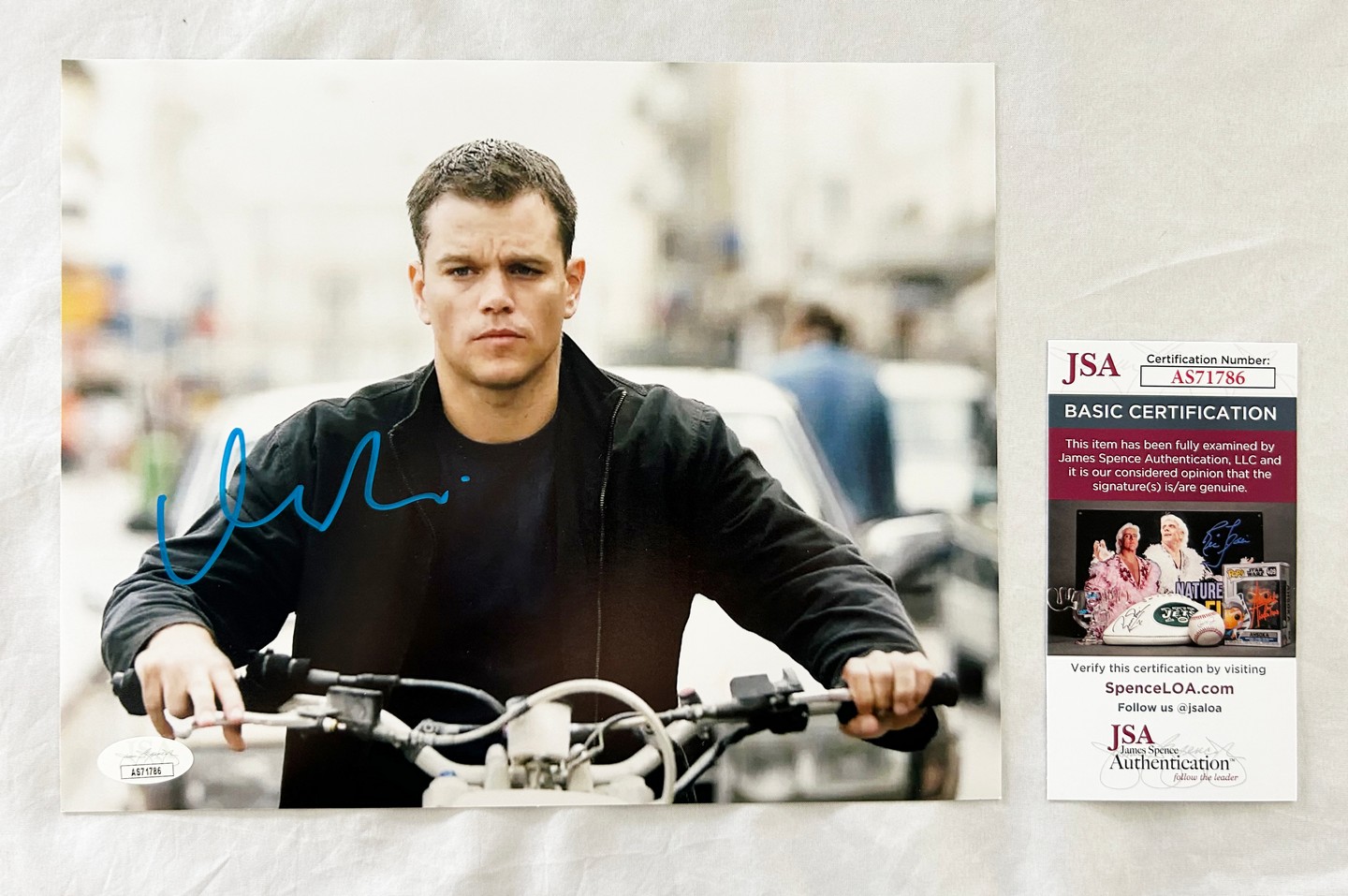 Matt Damon Signed 8x10 Photo JSA 10 - Memorabilia For Less