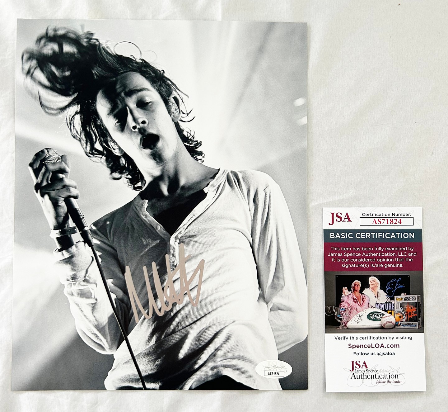 Matty Healy Signed 8x10 Photo The 1975 Photo JSA 2 - Memorabilia For Less