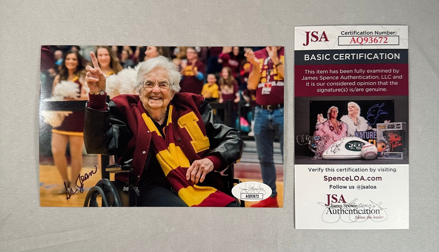 Sister Jean Signed 4x6 Photo Loyola JSA - Memorabilia For Less
